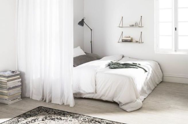 Créer / séparer une pièce grâce à des stores et des rideaux de séparation