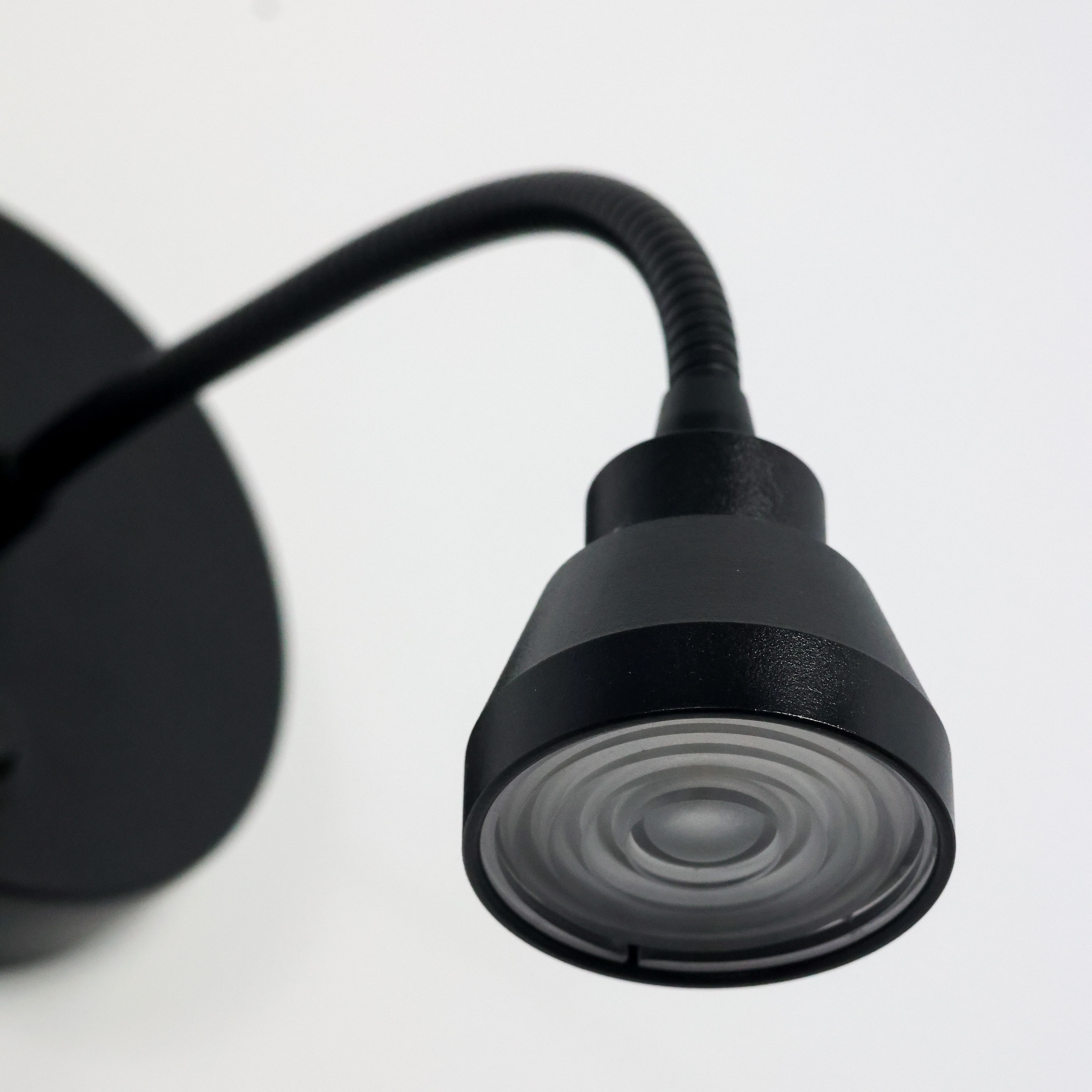 Mettez en lumière vos stores et vos rideaux avec les luminaires décoratifs personnalisables de ...