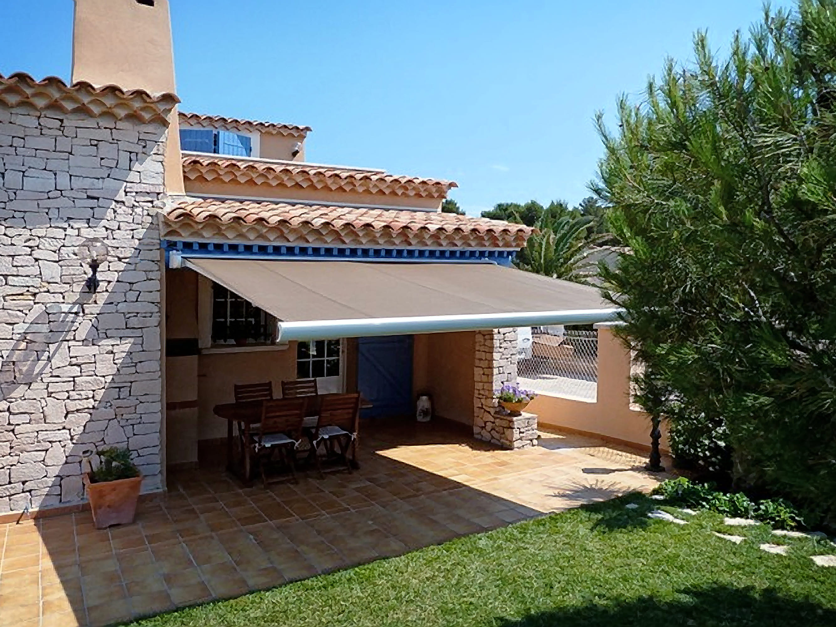 Quelle couleur choisir pour son store banne