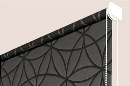 Store enrouleur intérieur sur mesure : rideau enroulable en toile